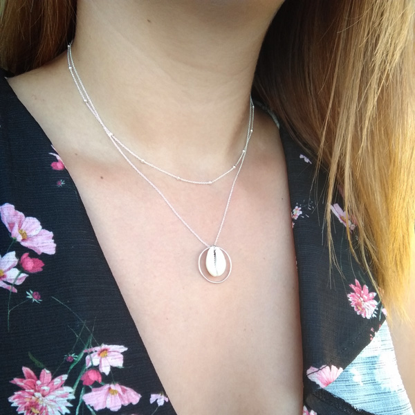 Collar Choker Concha natural con círculo Collar Choker Concha natural con círculo